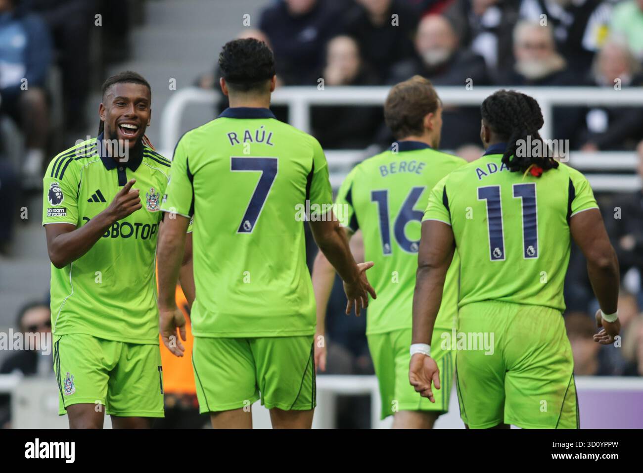 Fulham celebrate 2025 hi-res stock photography and images - Alamy