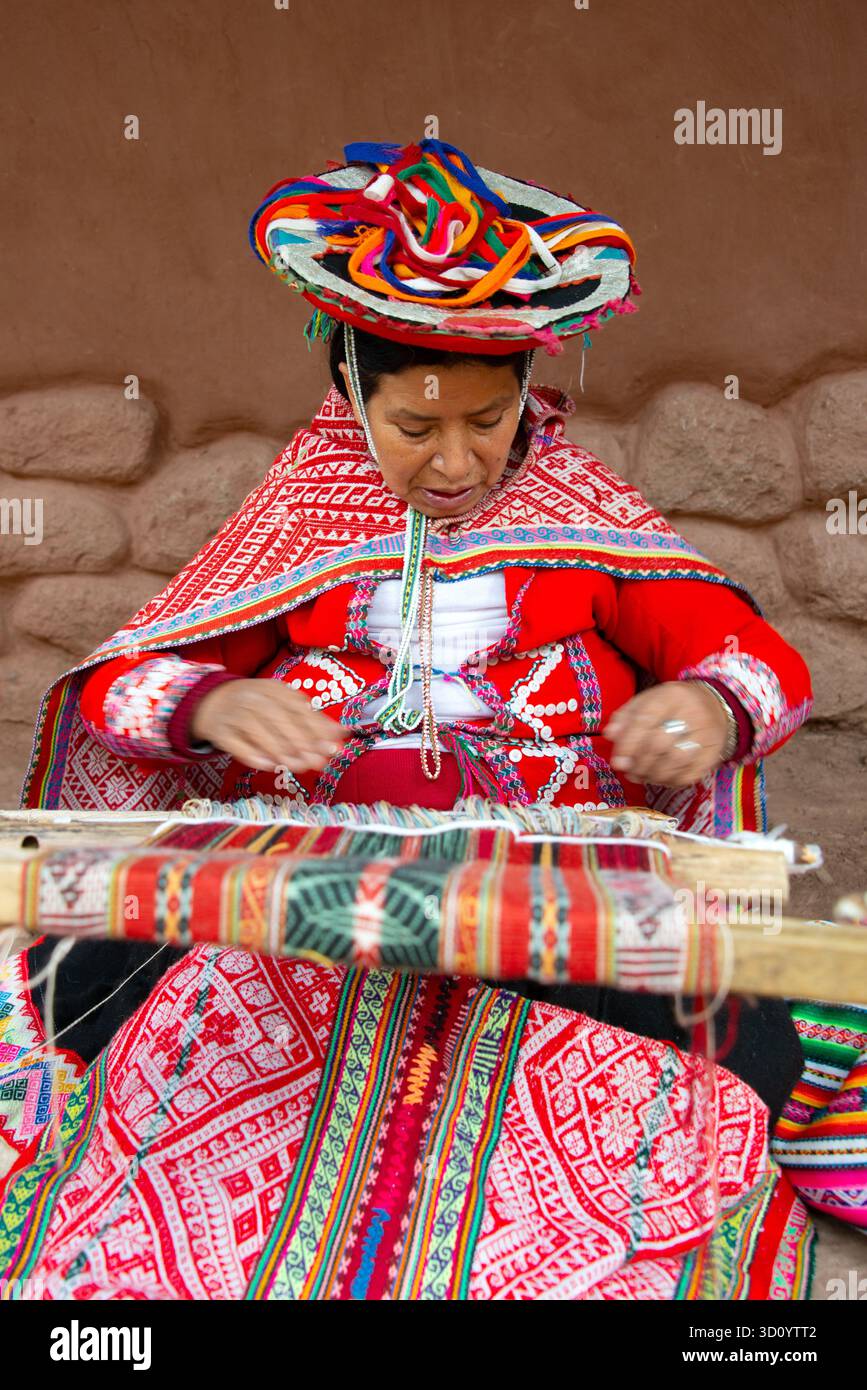 Inca weaving tradition hi-res stock photography and images - Alamy