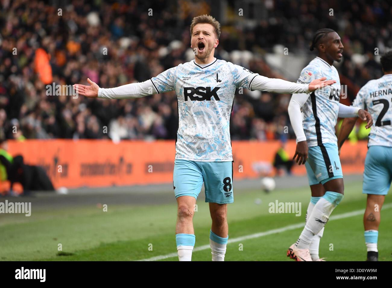 Hull, England. 25th Oct 2025. Luke Berry celebrates after scoring ...