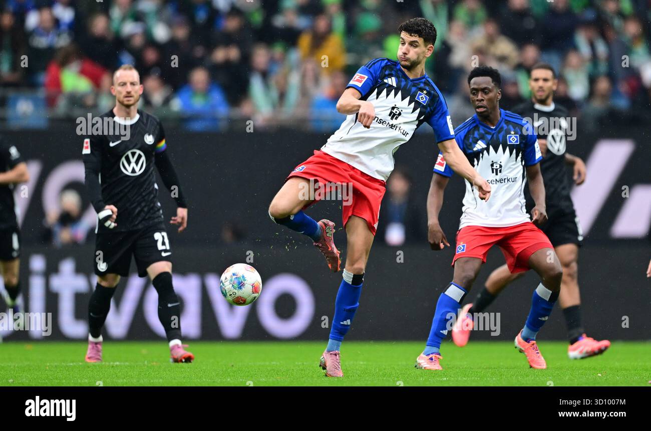 left to right: Daniel Elfadli, Albert Sambi Lokonga (HSV Hamburg ...