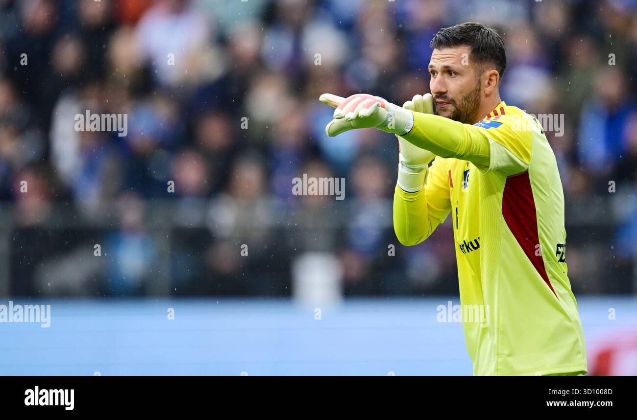 Goalkeeper Daniel Heuer Fernandes (HSV Hamburg) Hamburg, October 25 ...