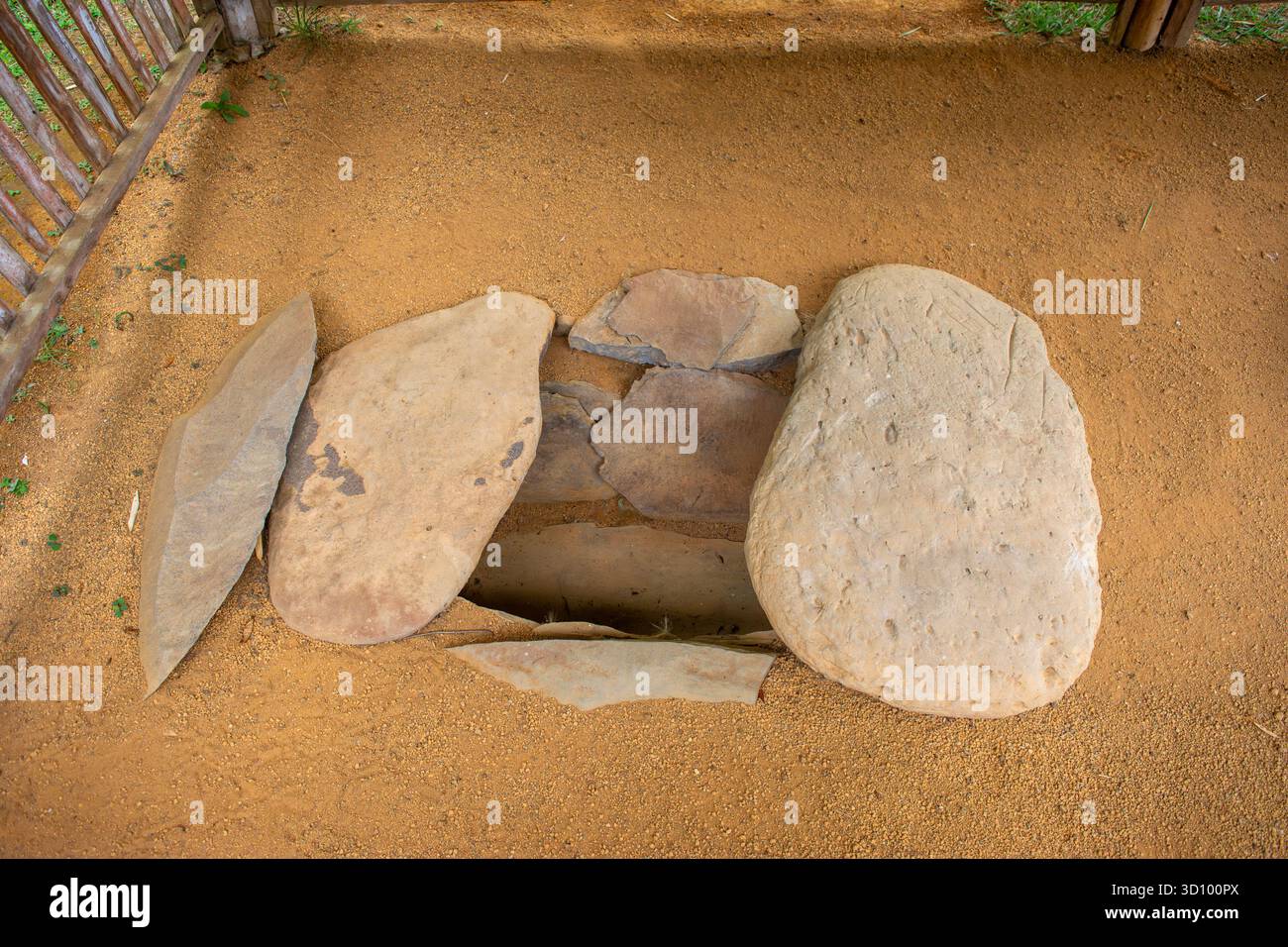 Large stone slabs part hi-res stock photography and images - Alamy