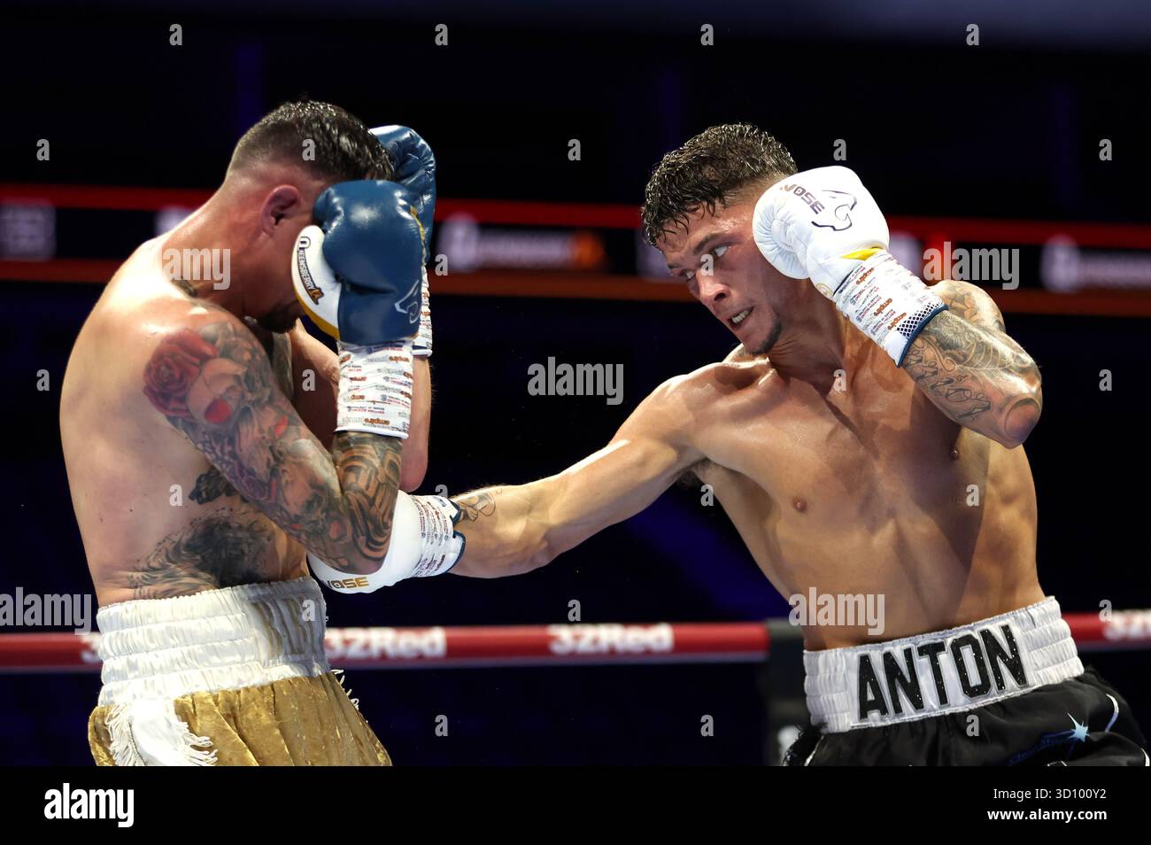 Jordan Ellison (left) and Anton Esson in the super light weight bout at ...