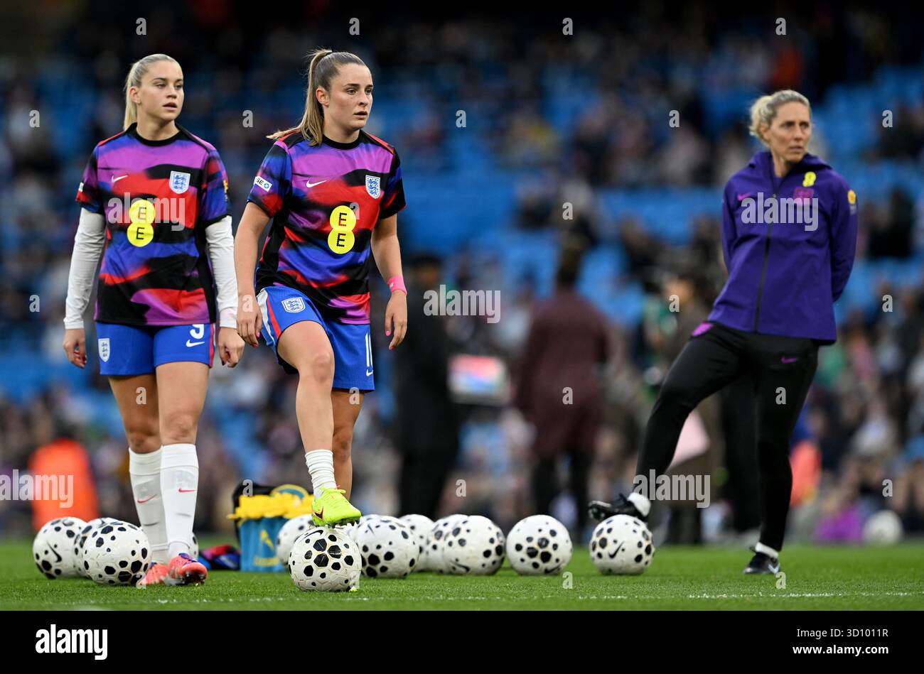 England's Alessia Russo (left) and Ella Toone during the warm up before ...