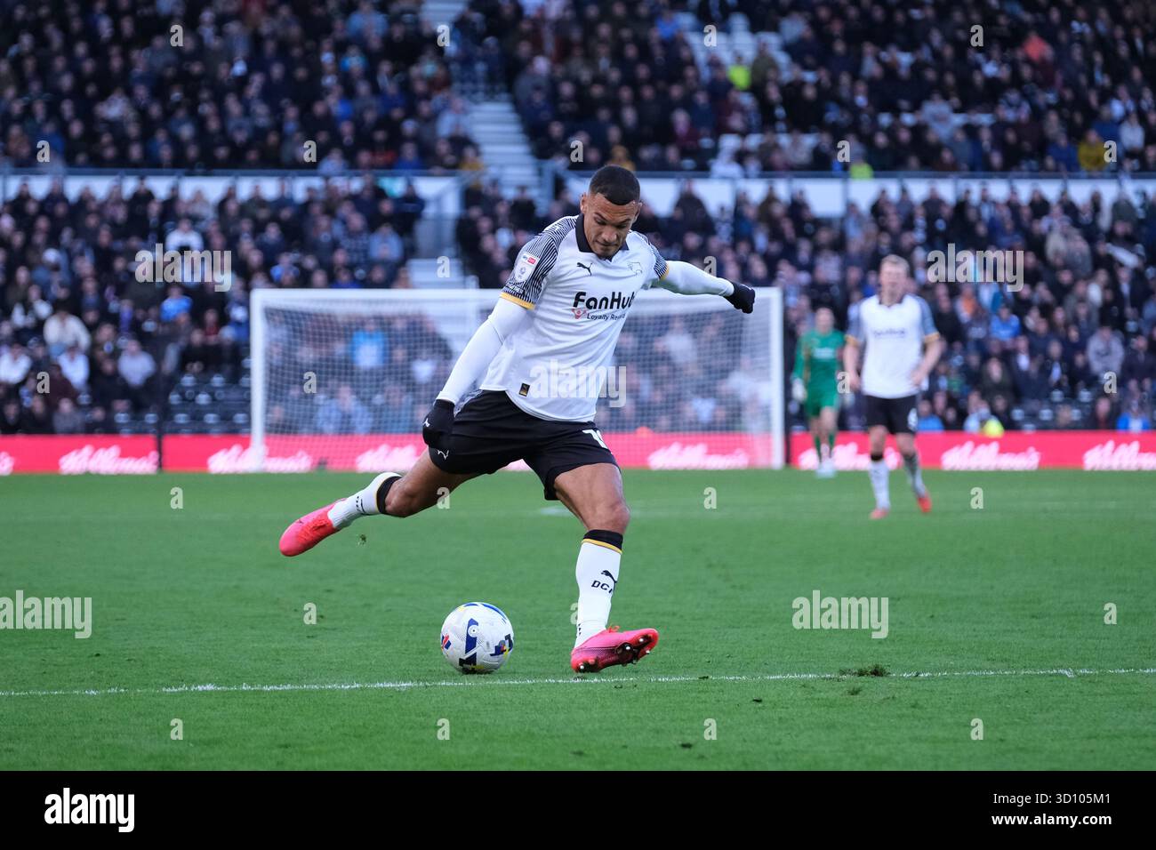 Kayden Jackson of Derby County shoots at goal during the EFL ...