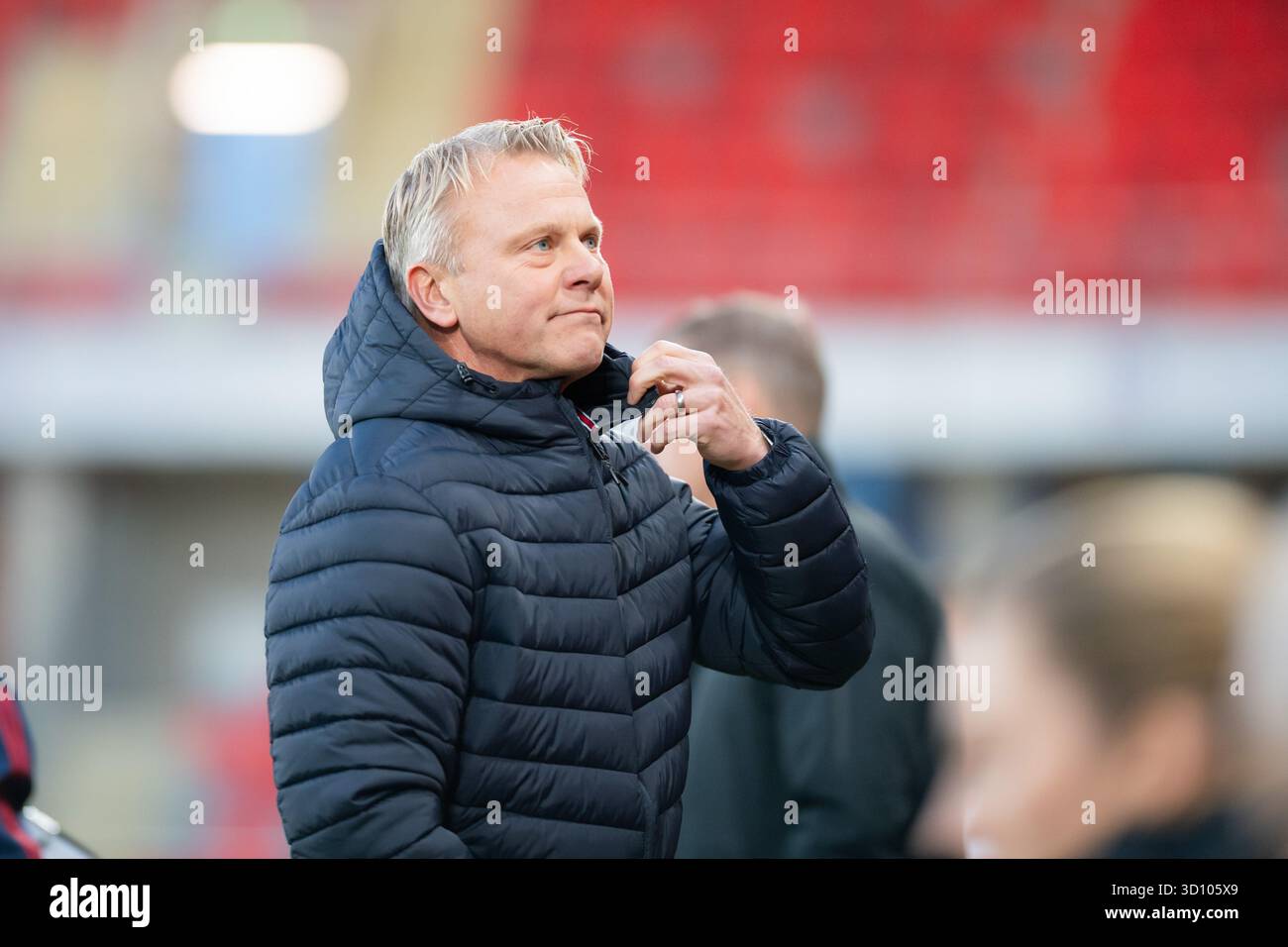 VÄXJÖ, SWEDEN 20251025Östers IF coach Roberth Björknesjö during Saturday's Allsvenskan football ...
