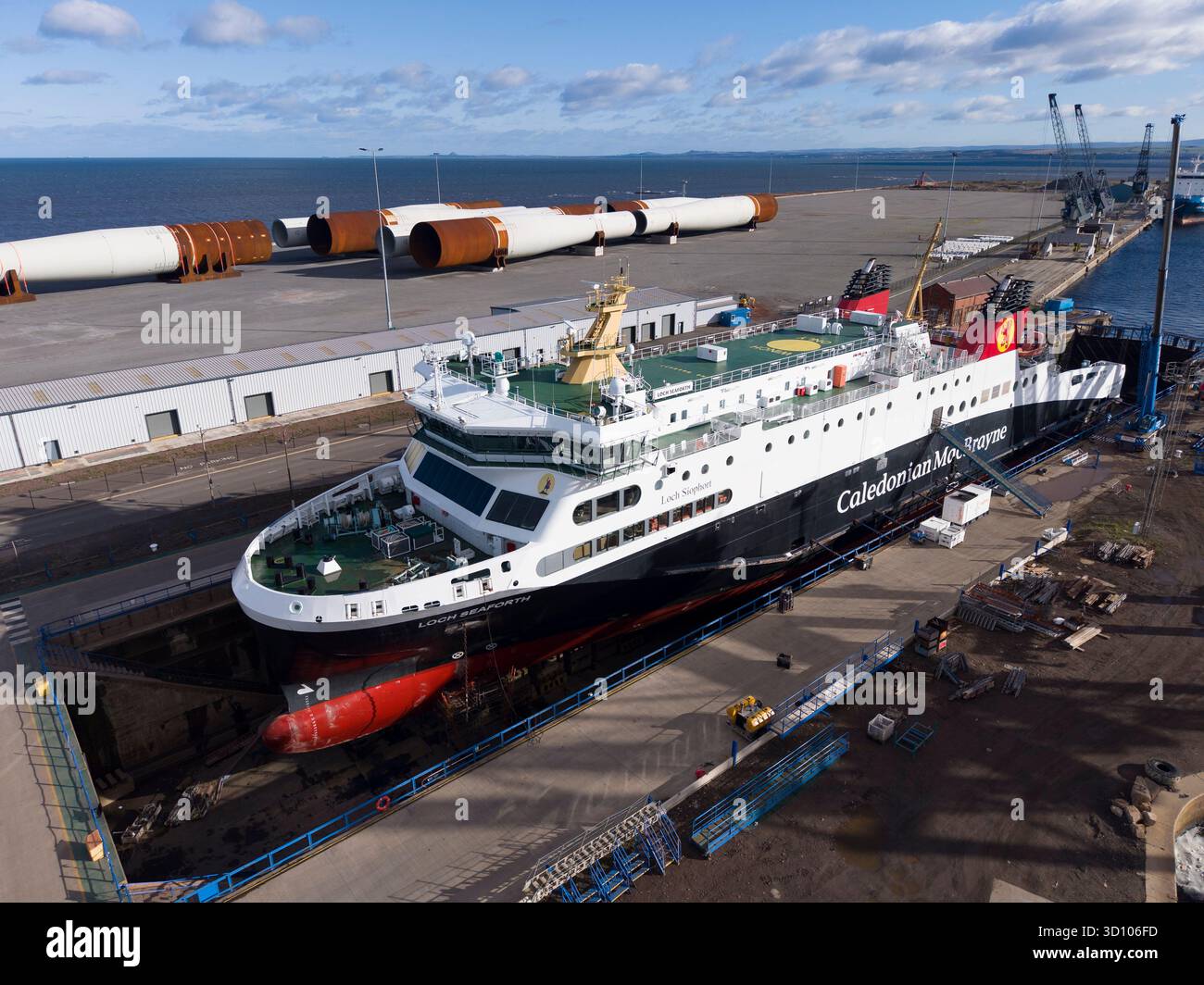 Caledonian macbrayne ferry repairs hi-res stock photography and images ...