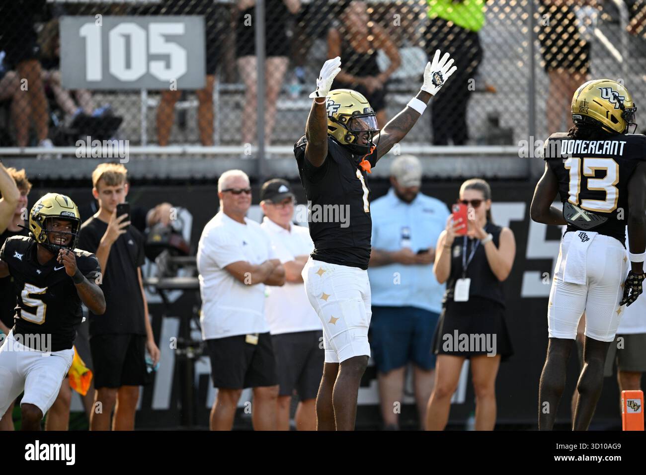 Central Florida tight end Kylan Fox (1) celebrates his touchdown during ...