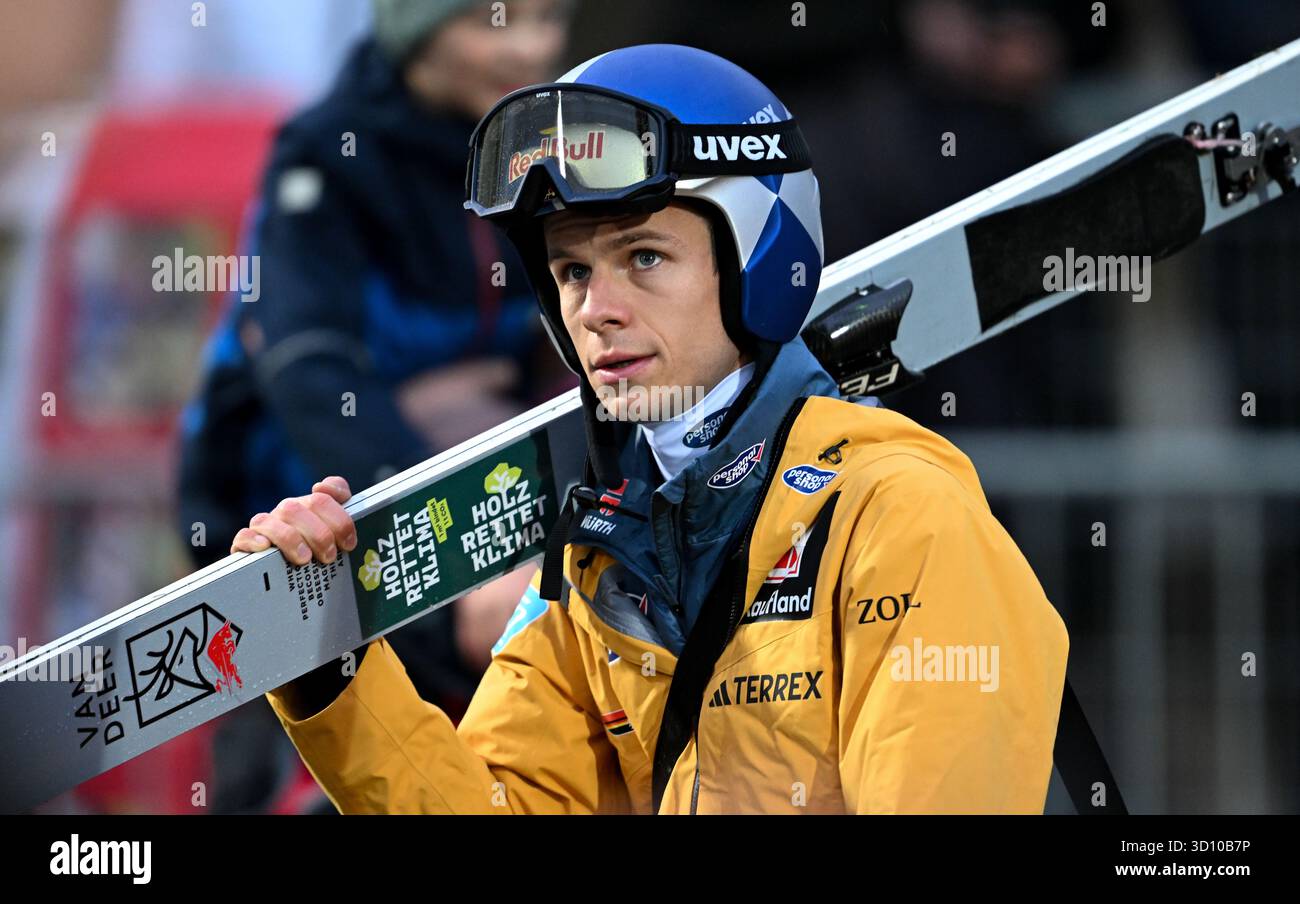25 October 2025, Saxony, Klingenthal: Nordic skiing/ski jumping: Summer ...