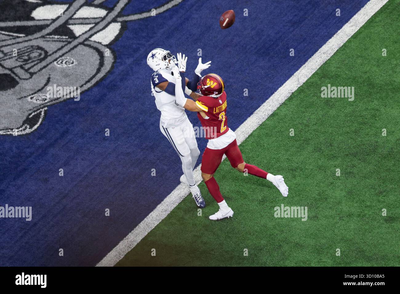 Washington Commanders cornerback Marshon Lattimore (2) attempts to ...