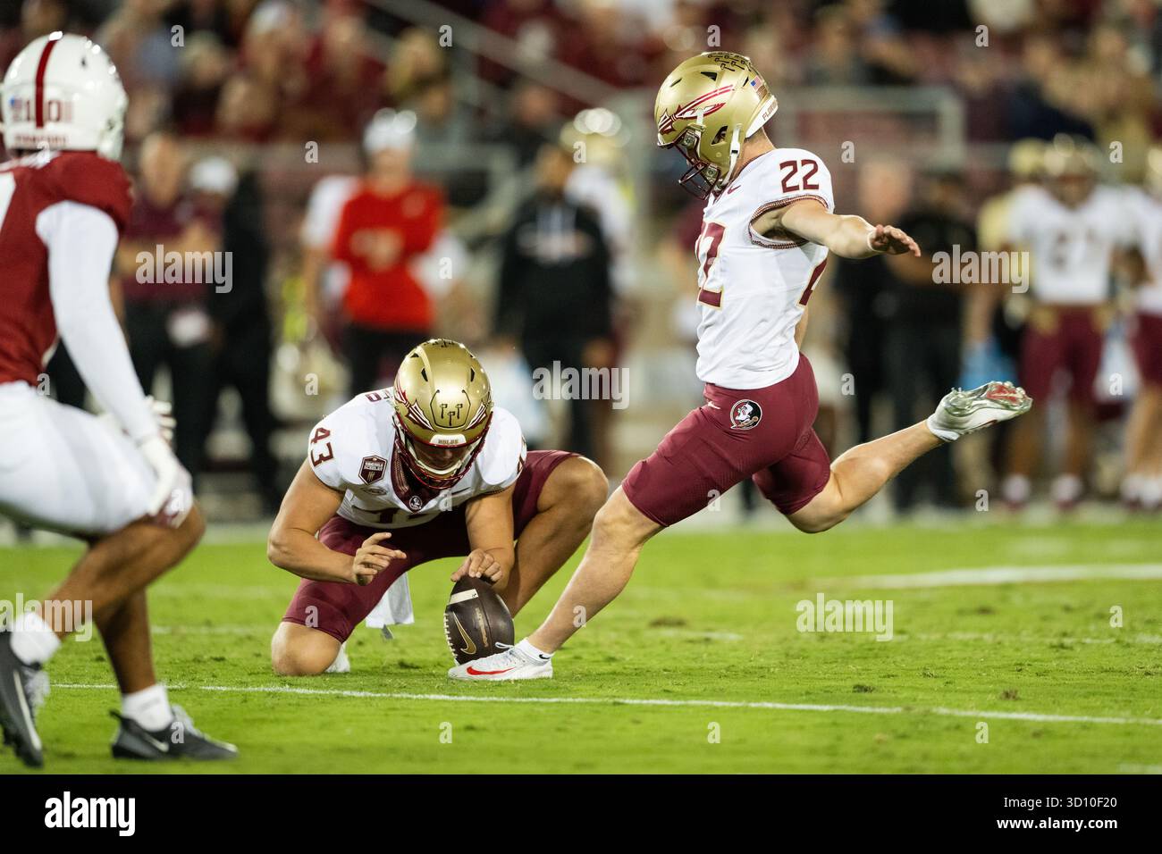 PALO ALTO, CA - OCTOBER 18: Florida State Seminoles kicker Jake ...