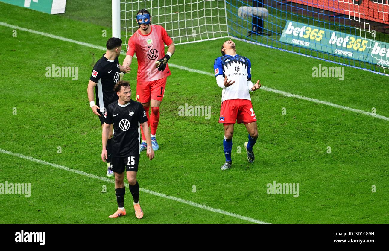from left: Konstantinos Koulierakis, Aaron Zehnter, goalkeeper Kamil ...