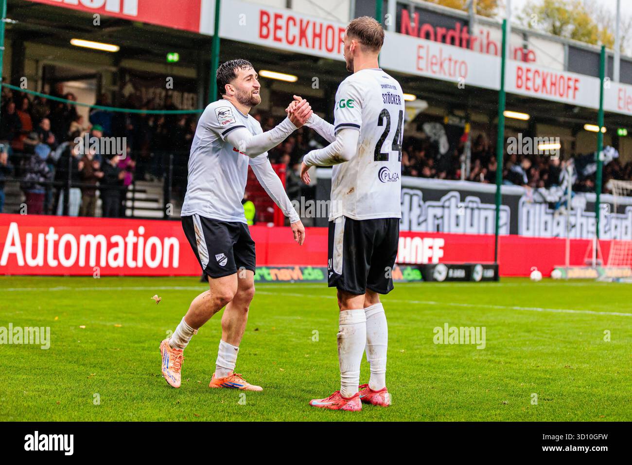 v.l. Berkan Taz (SC Verl, #10), Michel Julius Stoecker (SC Verl, #24 ...