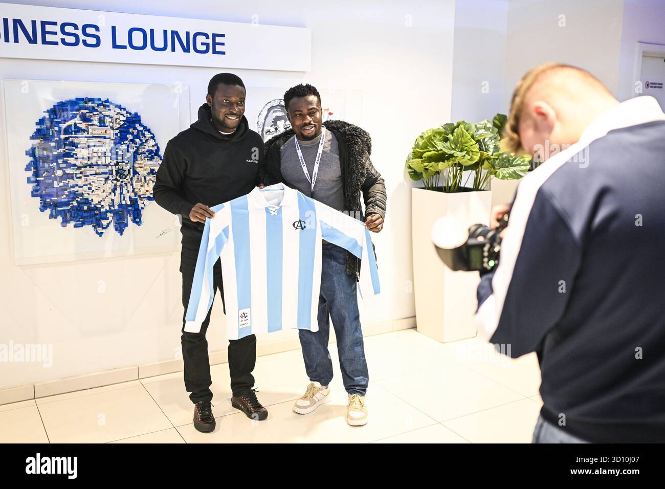 Former KAA Gent player Nana Asare and Former KAA Gent player Moses ...