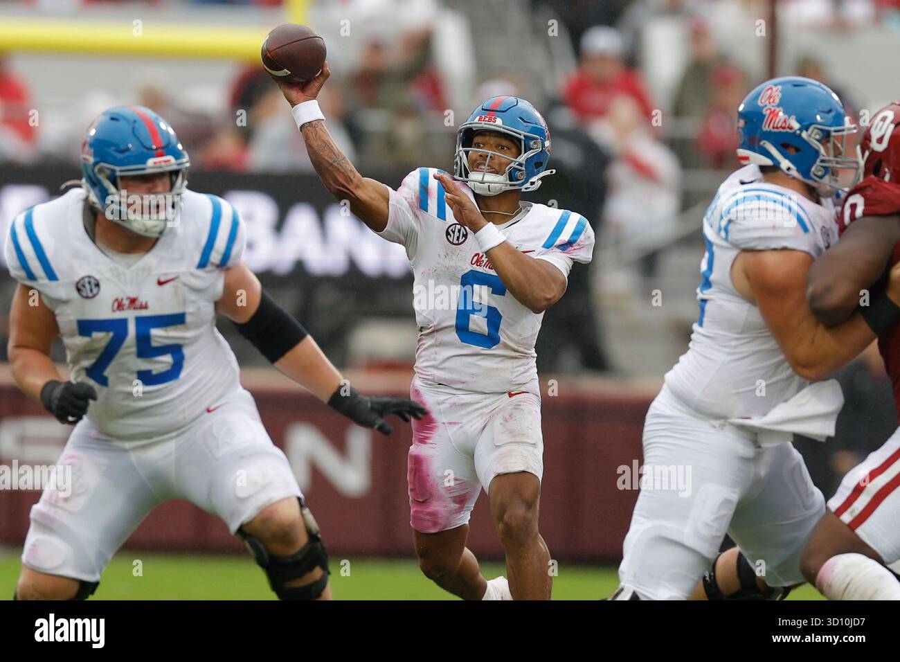 Mississippi quarterback Trinidad Chambliss (6) throws a pass during the ...