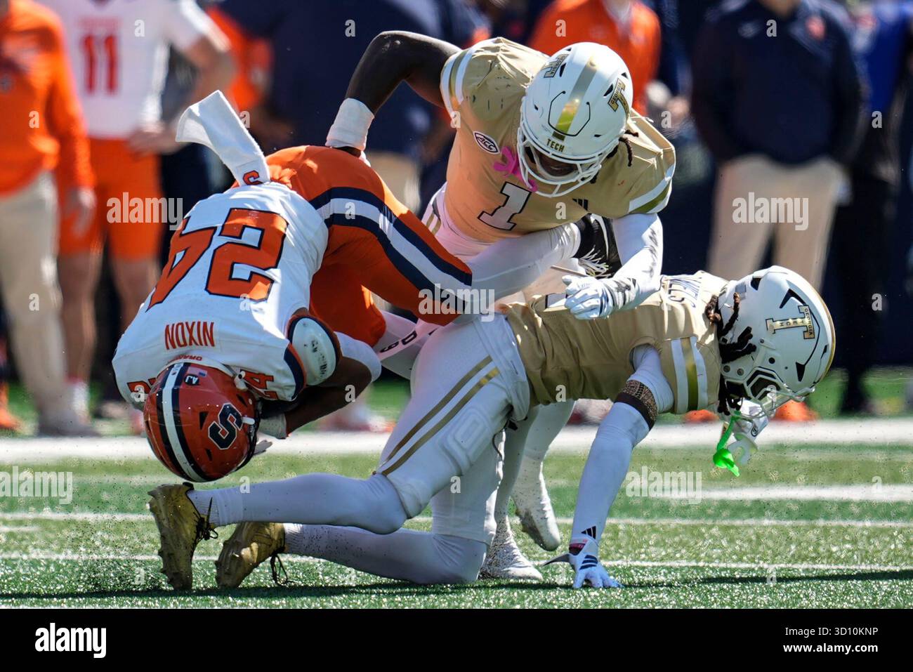 Syracuse running back Will Nixon (24) runs against Georgia Tech ...