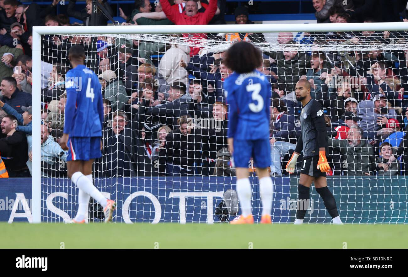 Robert Sanchez (C) dejection after the second Sunderland goal (1-2) at ...