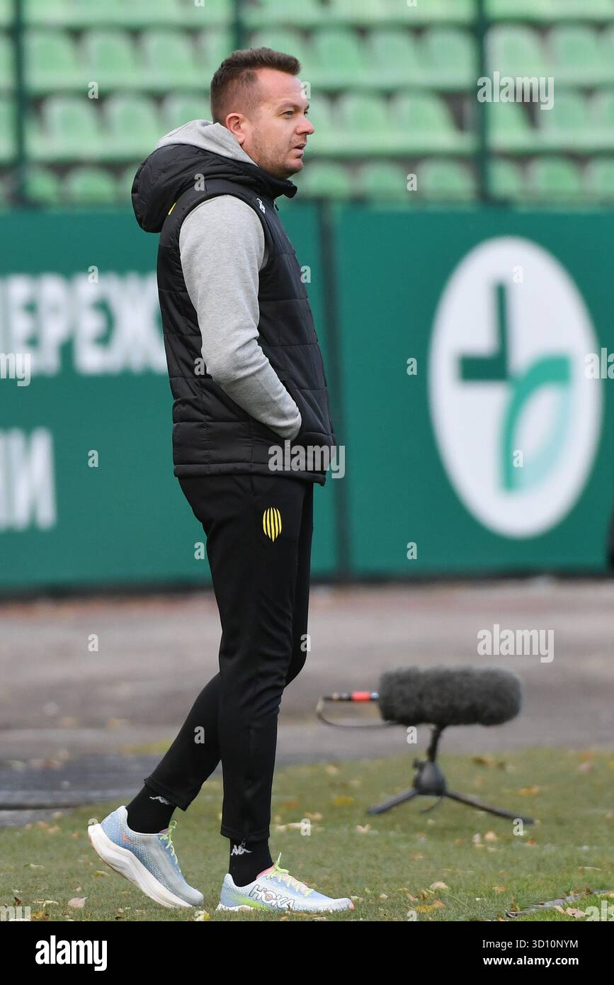 Ivan Fedyk head coach of FC Rukh seen during Ukrainian Premier League ...