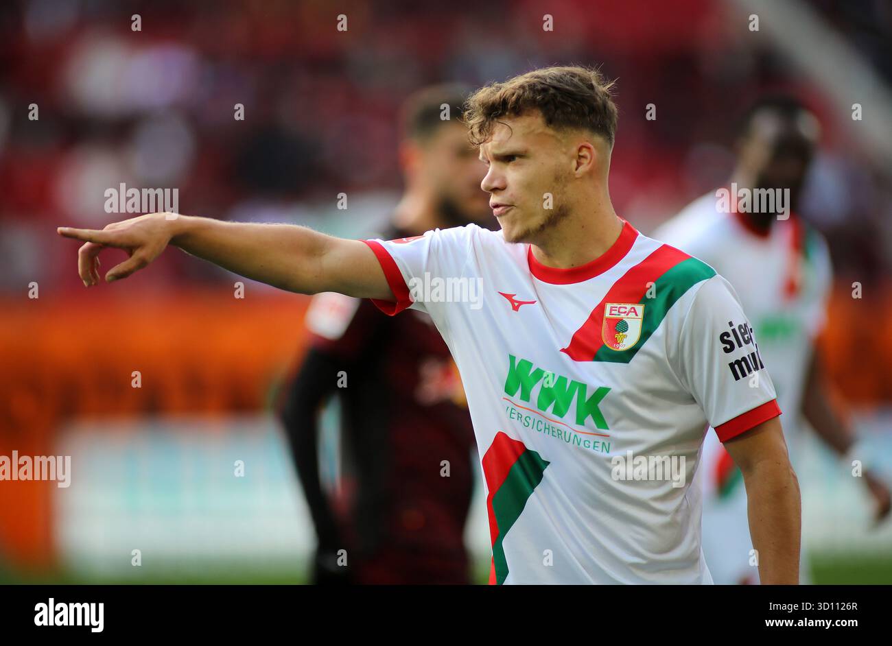 Fussball, Herren, Saison 2025/2026, FC Augsburg - RB Leipzig ...