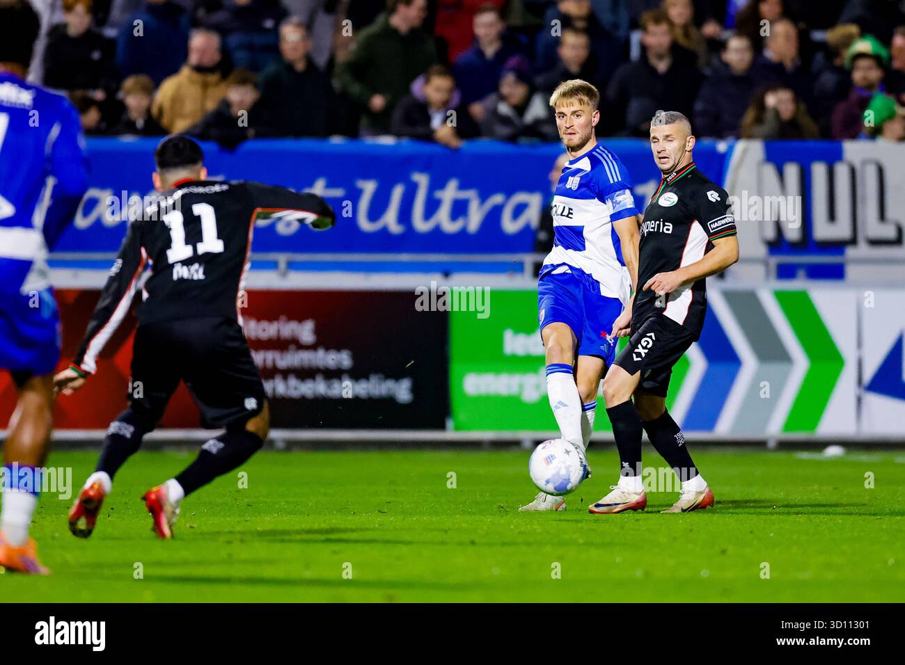 Zwolle - Simon Graves of PEC Zwolle, Bryan Linssen of NEC Nijmegen ...