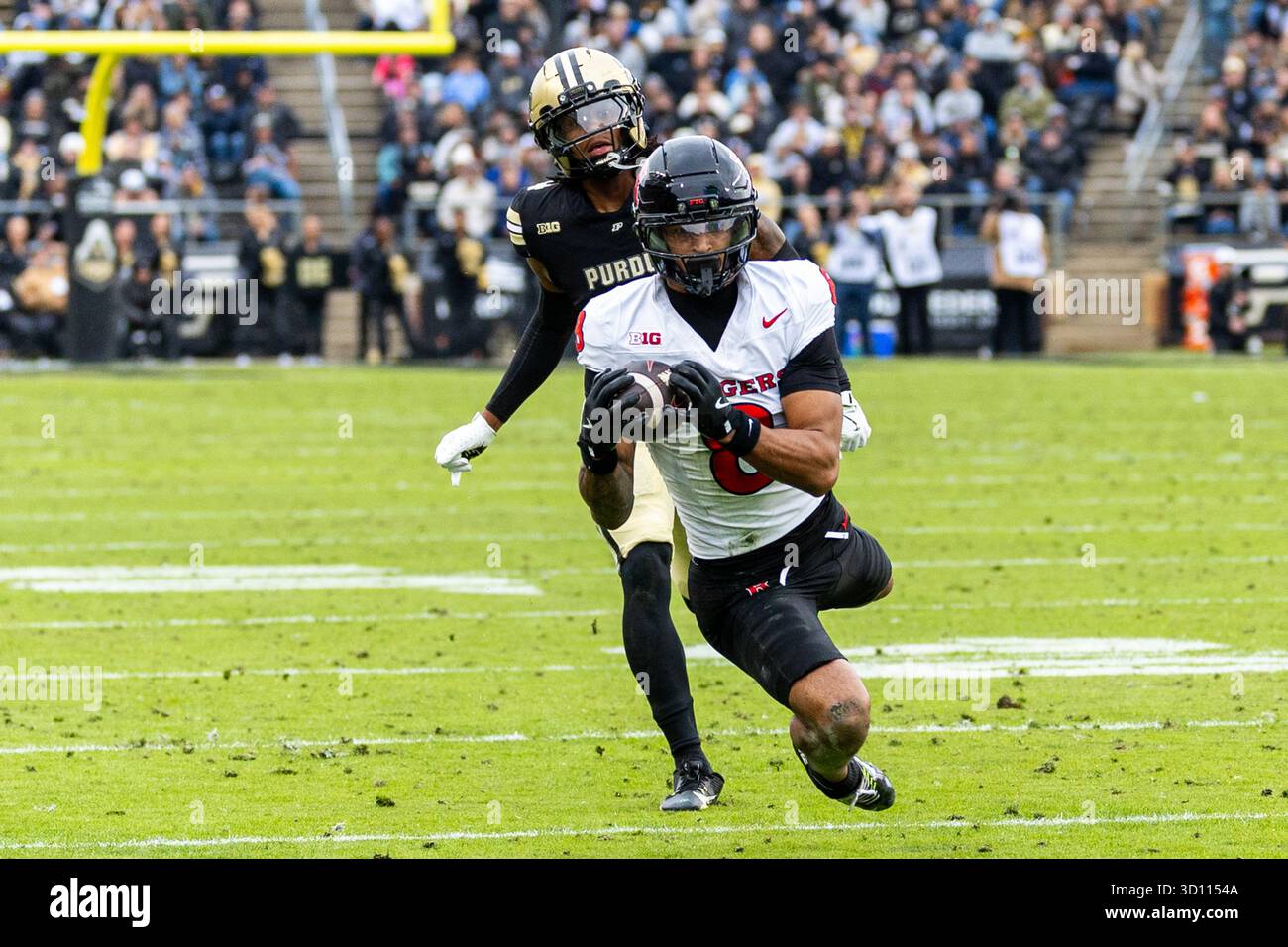 October 25, 2025: Rutgers wide receiver KJ Duff (8) catches the ball ...