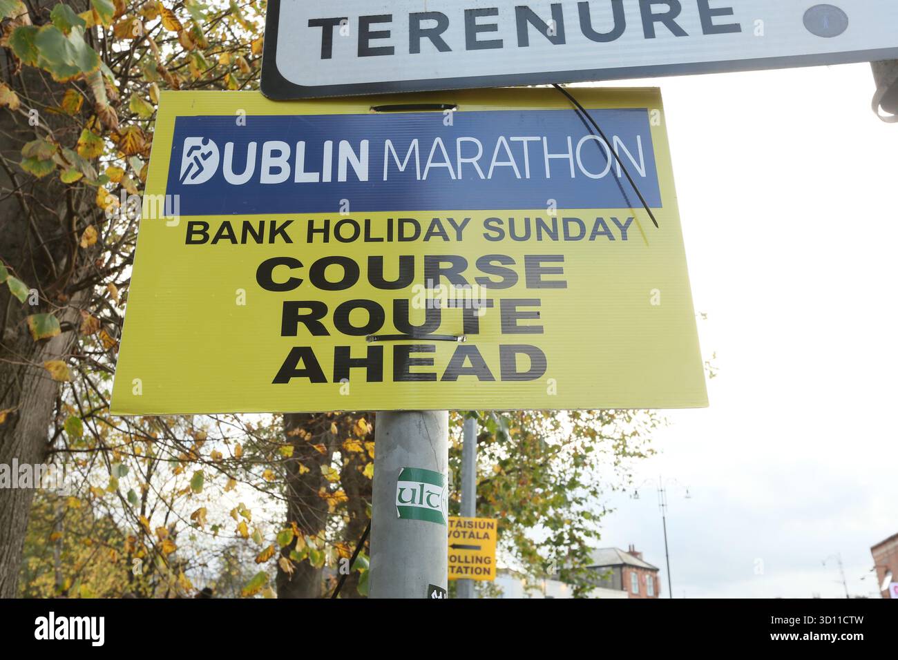 Dublin, Ireland - 24th October 2025 - A yellow Dublin Marathon Course ...