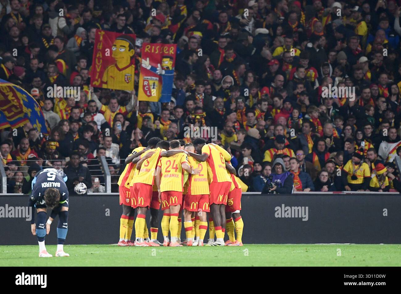 Equipe de football de Lens RCL during the Ligue 1 McDonald's match ...