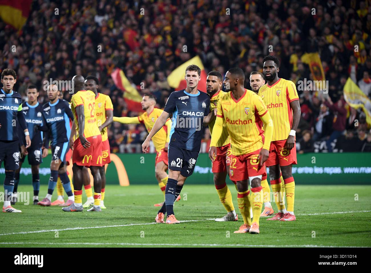 24 Jonathan GRADIT (rcl) - 28 Benjamin PAVARD (om) - 14 Matthieu UDOL ...