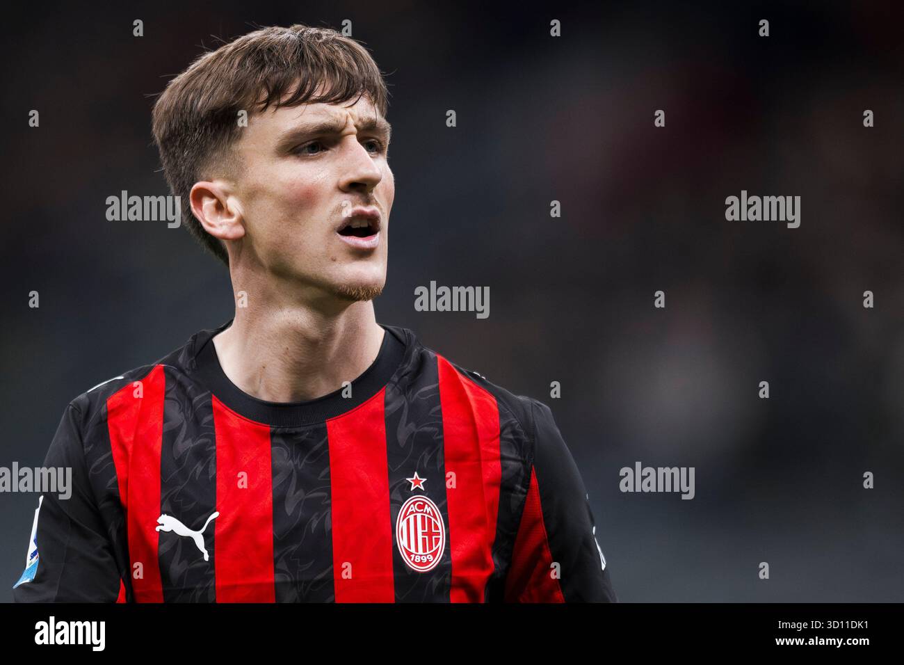 Alexis Saelemaekers of AC Milan looks on during the Serie A football ...