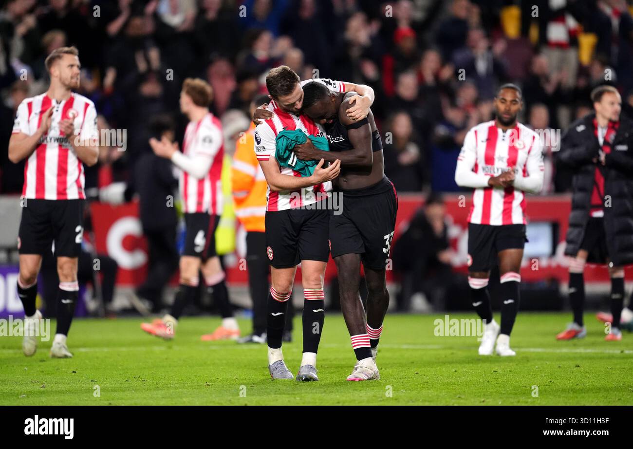 Brentford's Jordan Henderson and Rico Henry celebrate following the ...