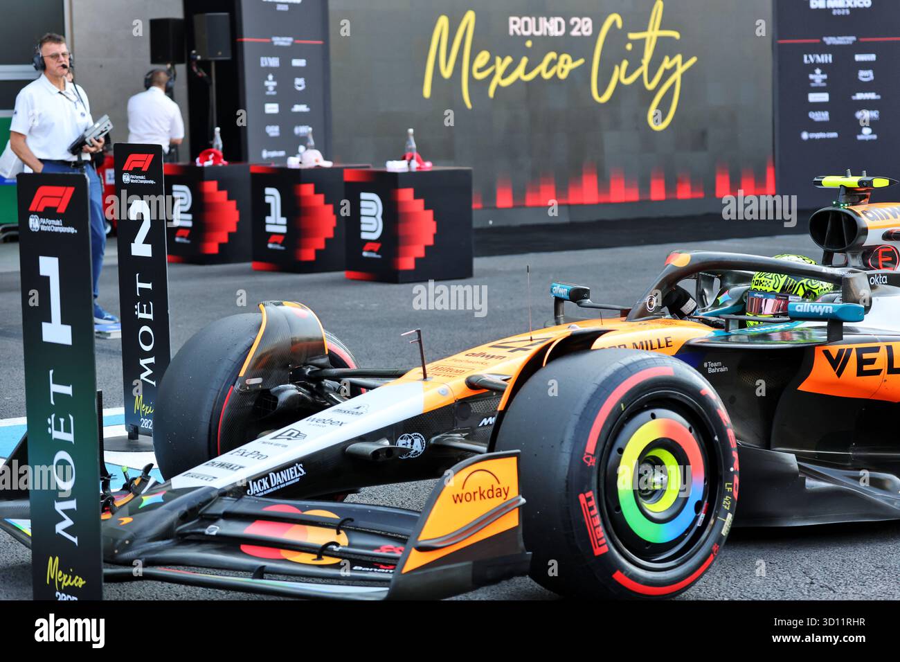 Pole sitter Lando Norris (GBR) McLaren MCL39 in qualifying parc ferme ...