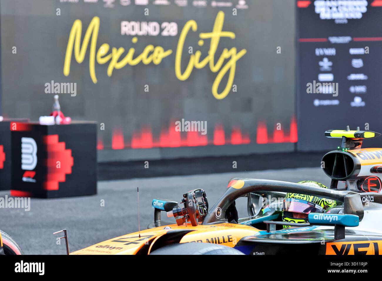 Pole sitter Lando Norris (GBR) McLaren MCL39 in qualifying parc ferme ...