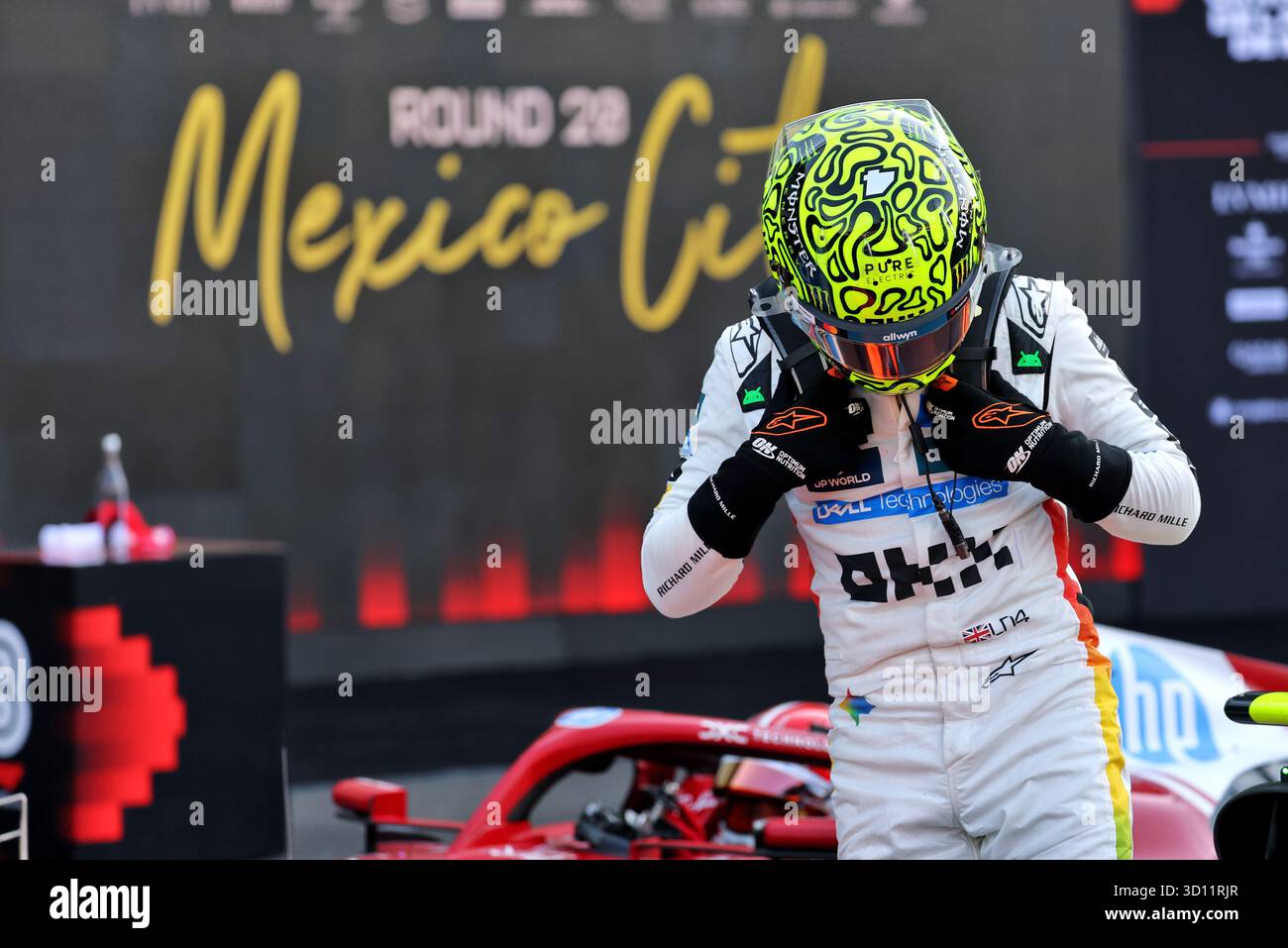 Pole sitter Lando Norris (GBR) McLaren MCL39 in qualifying parc ferme ...