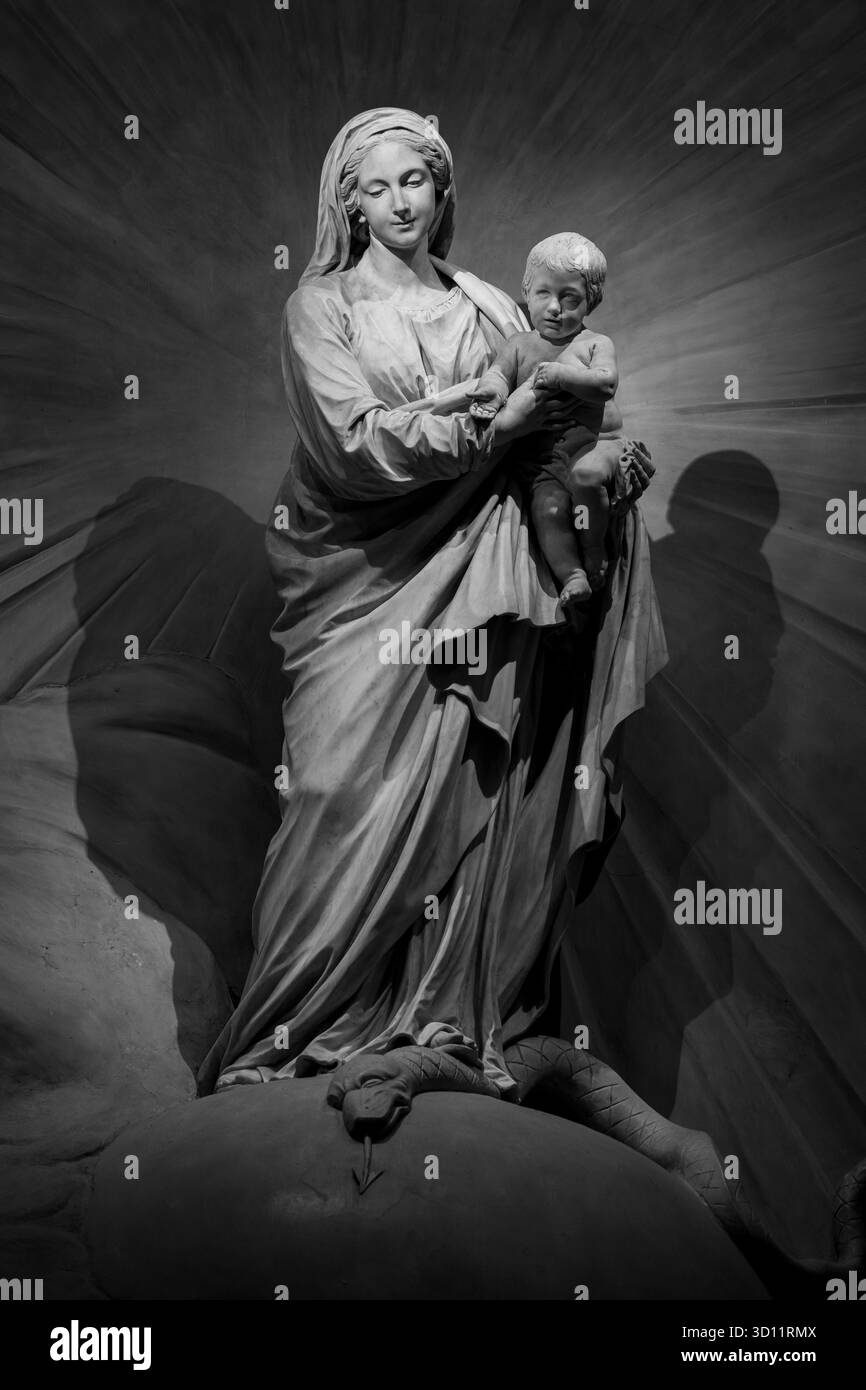 Virgin mother with baby jesus Black and White Stock Photos & Images - Alamy