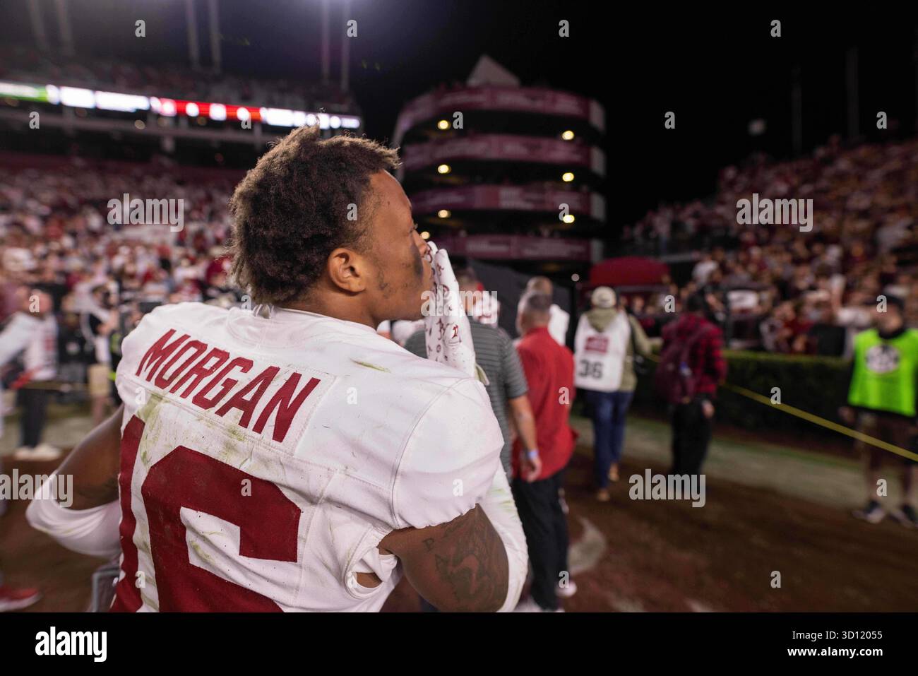 Alabama defensive back Red Morgan (16) taunts the students after ...