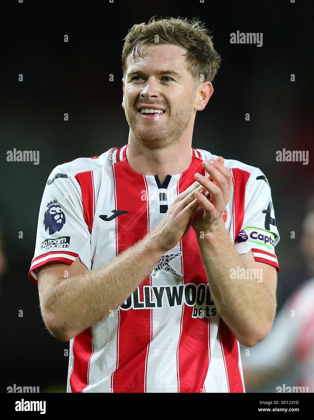 London, England, October 25 2025: Nathan Collins (22 Brentford) thanks ...