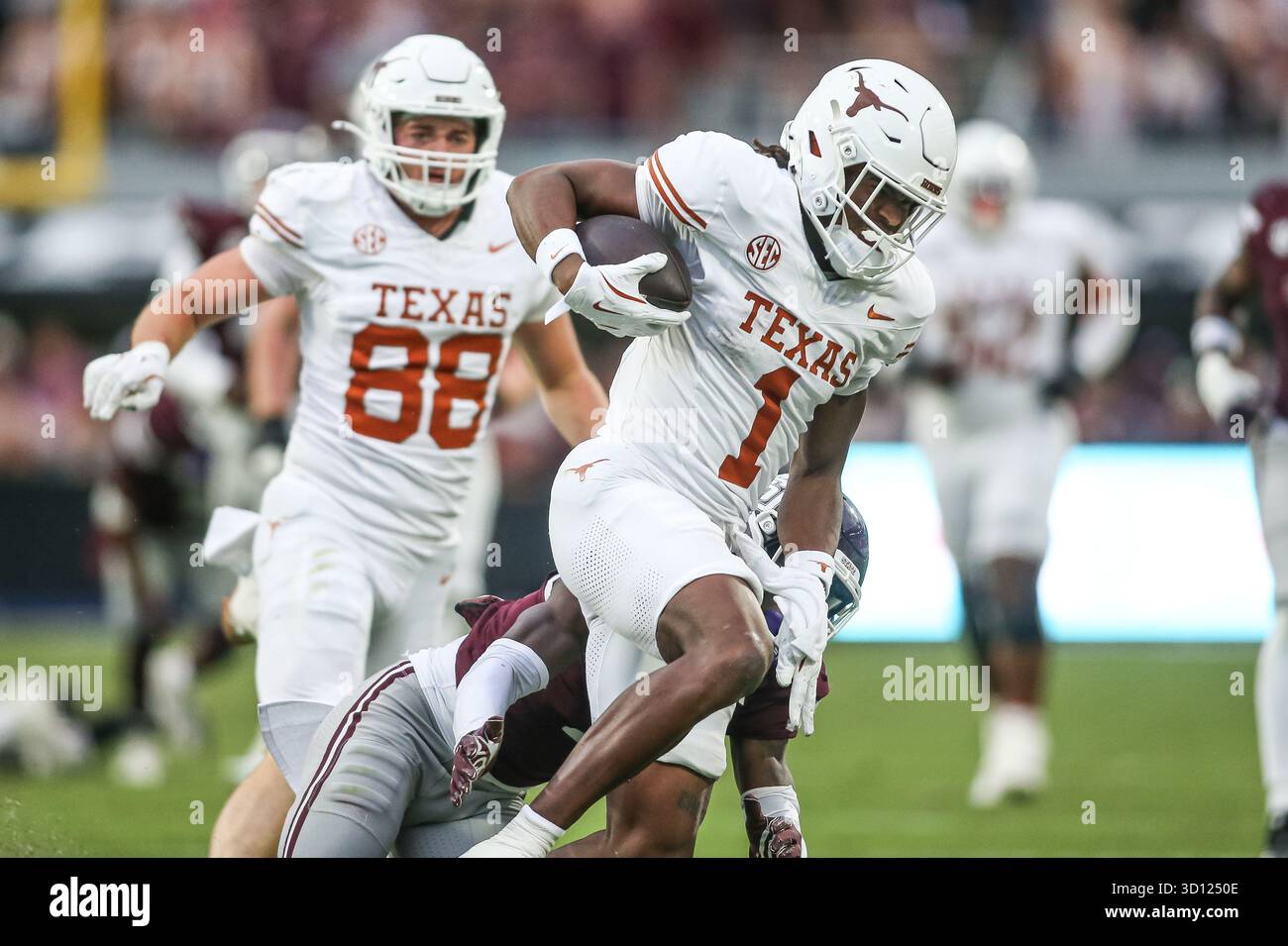 Texas wide receiver Ryan Wingo (1) runs downfield against Mississippi ...