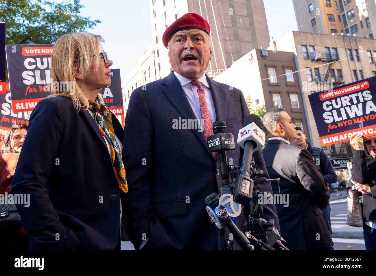 NEW YORK, NEW YORK - OCTOBER 25: Republican New York City mayoral ...