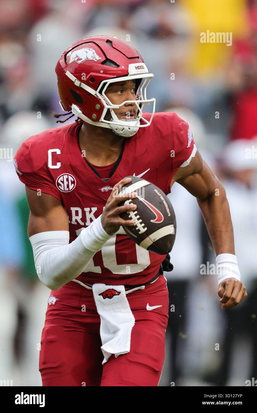 October 25, 2025: Hogs QB Taylen Green (10) sprints out to his right ...