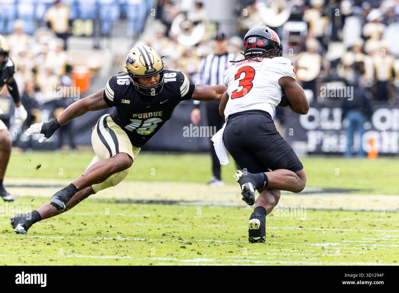 October 25, 2025: Rutgers running back Antwan Raymond (3) runs with the ...