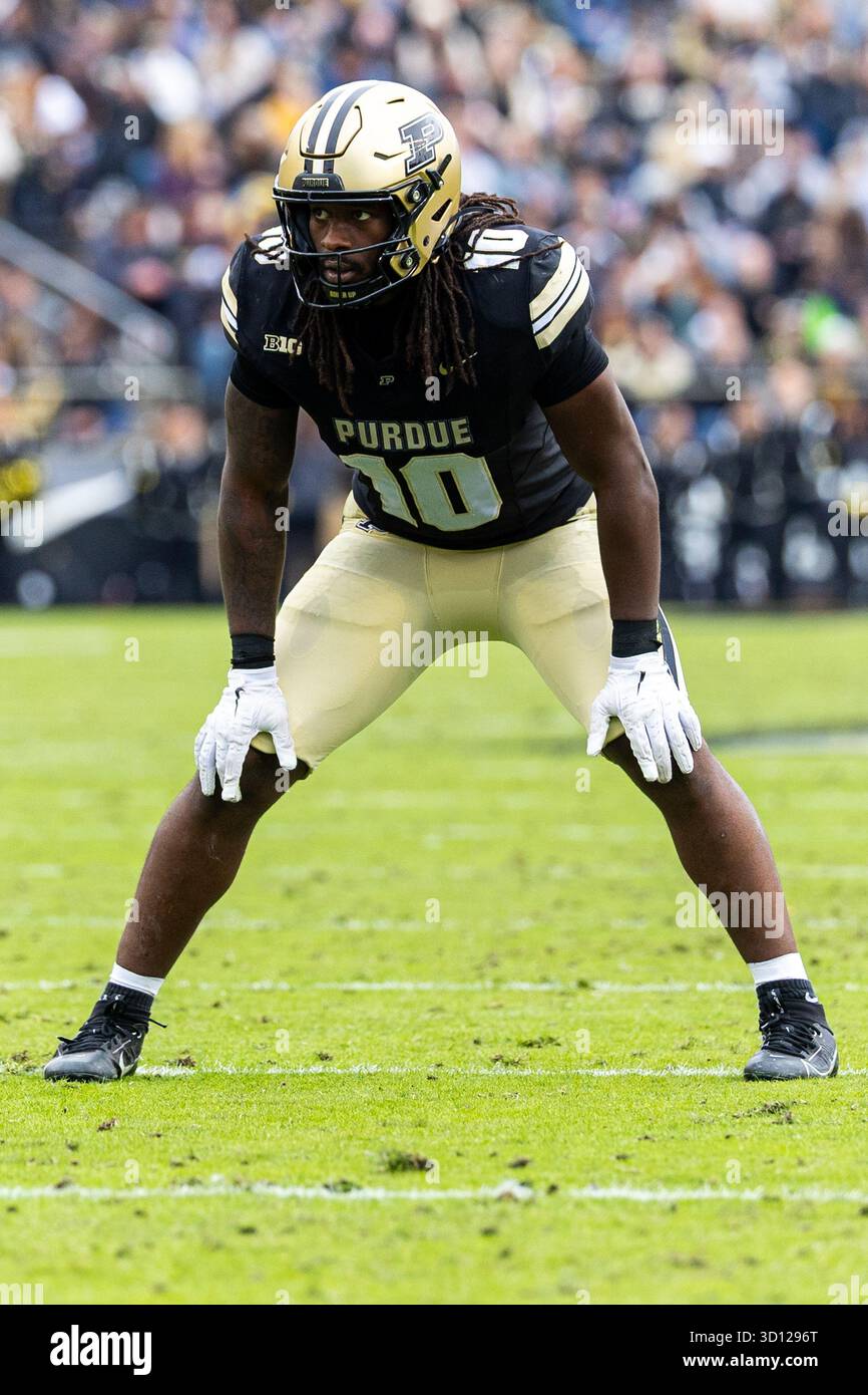 October 25, 2025: Purdue linebacker Alex Sanford Jr. (10) during NCAA ...