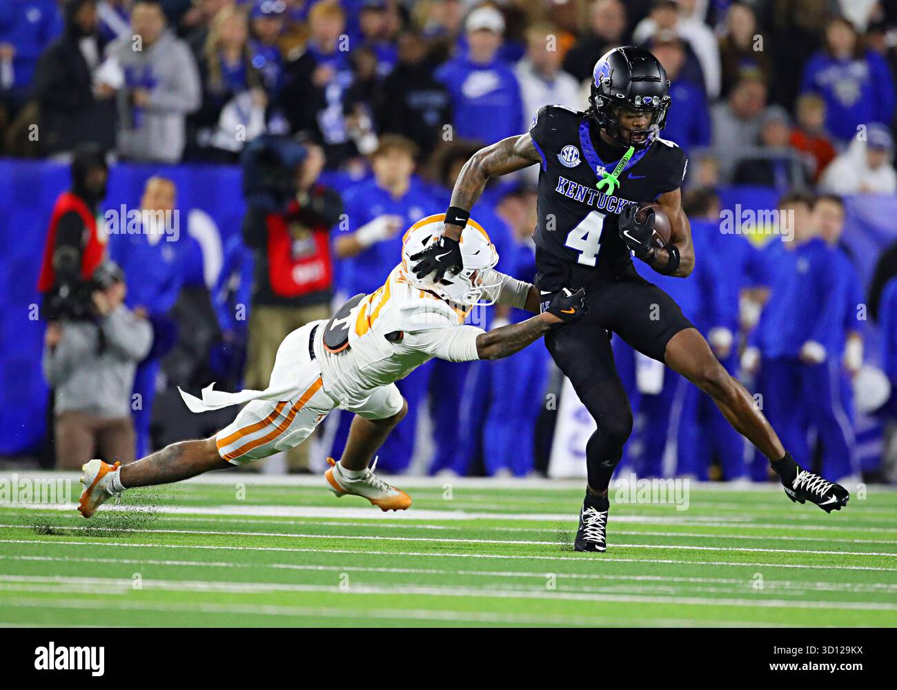 LEXINGTON, KY - OCTOBER 25: Wide receiver J.J. Hester #4 of the ...