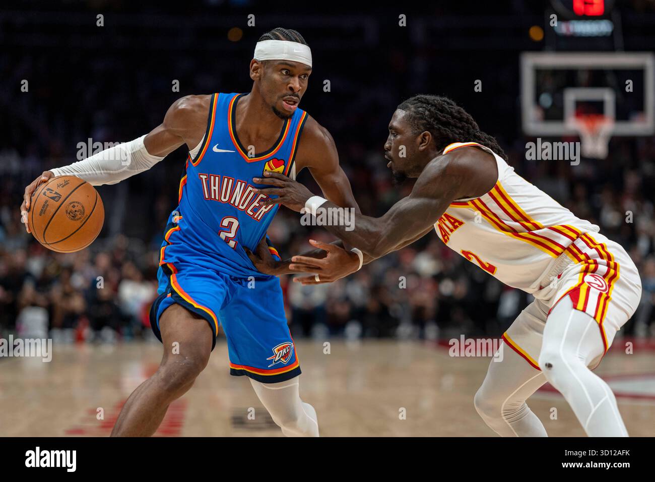 Oklahoma City Thunder guard Shai Gilgeous-Alexander (2) drives the ball ...