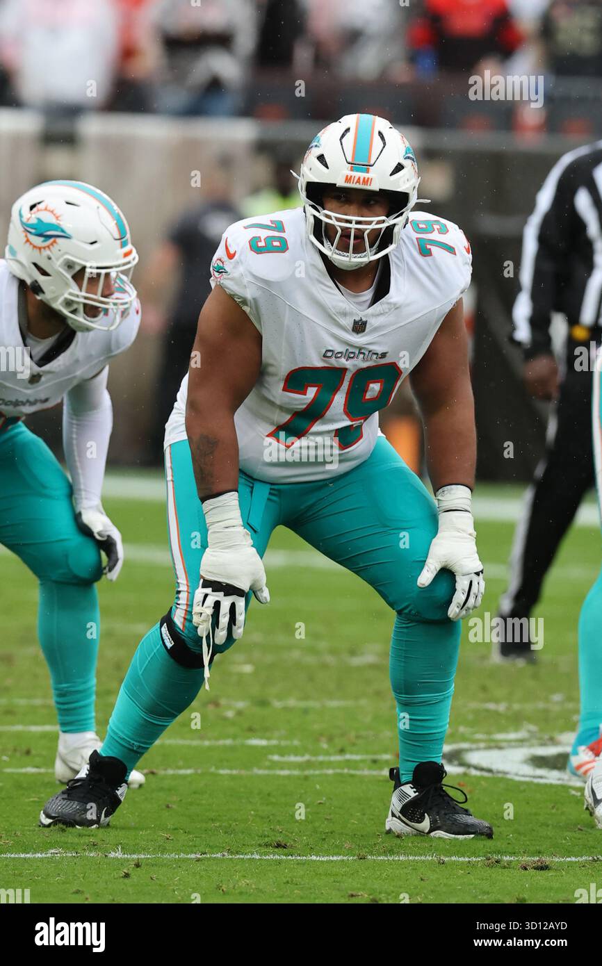 Miami Dolphins offensive tackle Larry Borom (79) set to block against ...