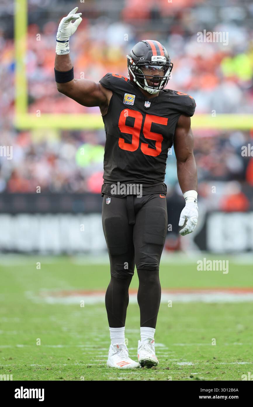 Cleveland Browns defensive end Myles Garrett (95) calls for crowd ...