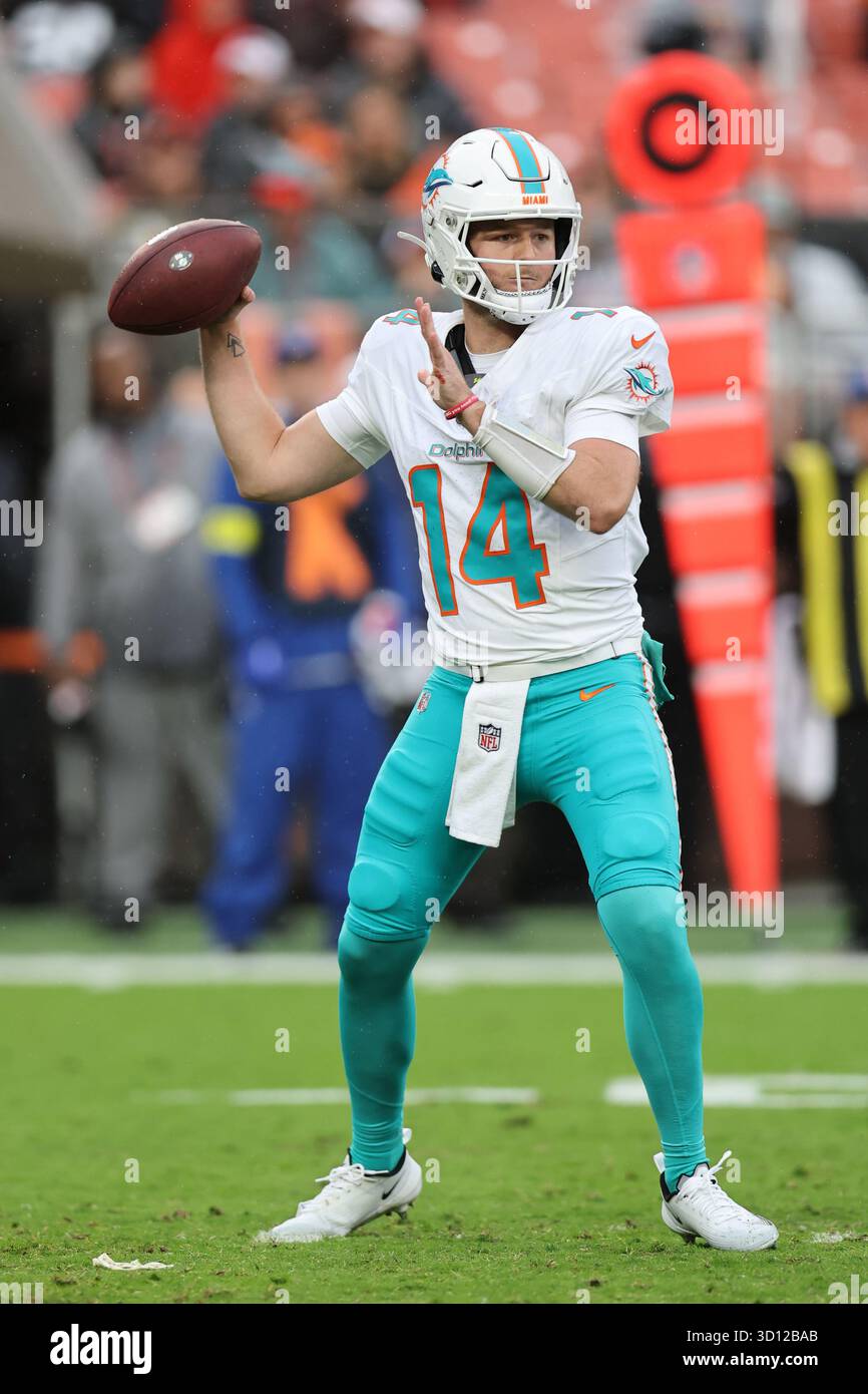 Miami Dolphins quarterback Quinn Ewers (14) throws a pass against the ...