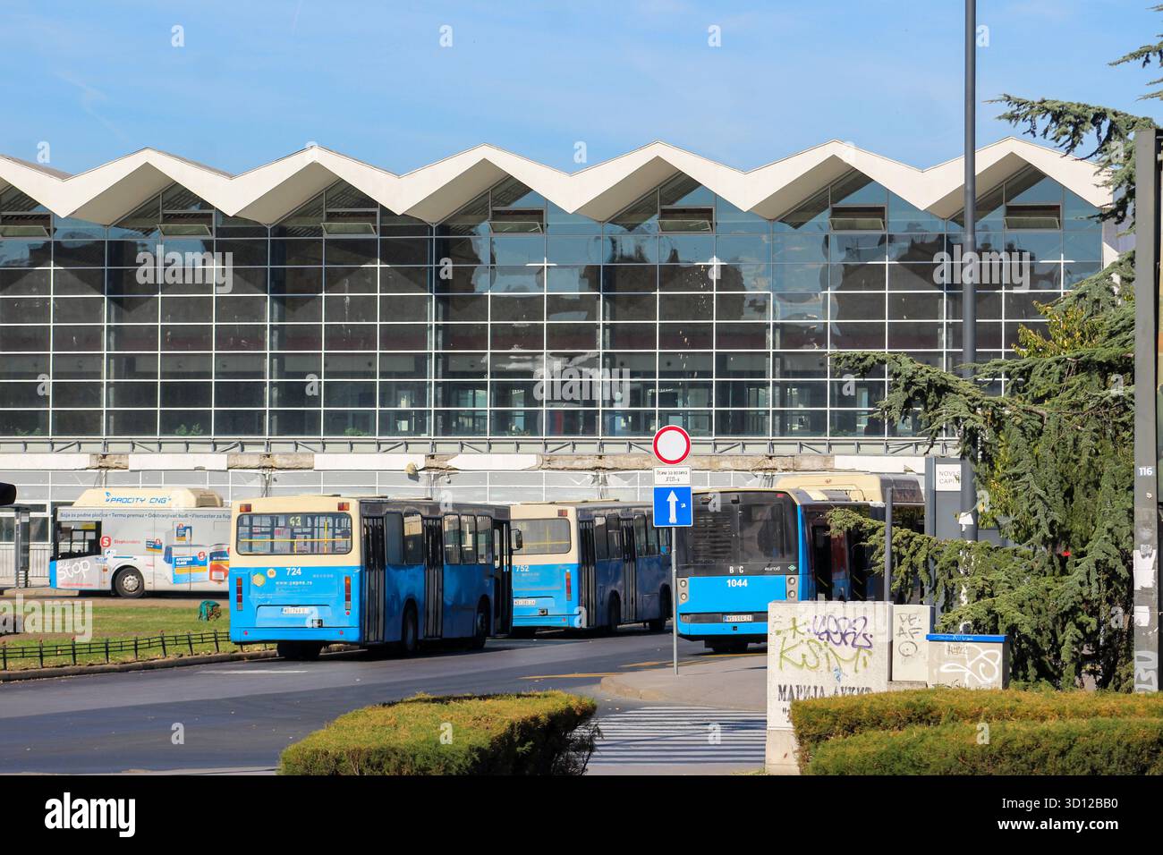 Railway station roof collapse hi-res stock photography and images - Alamy