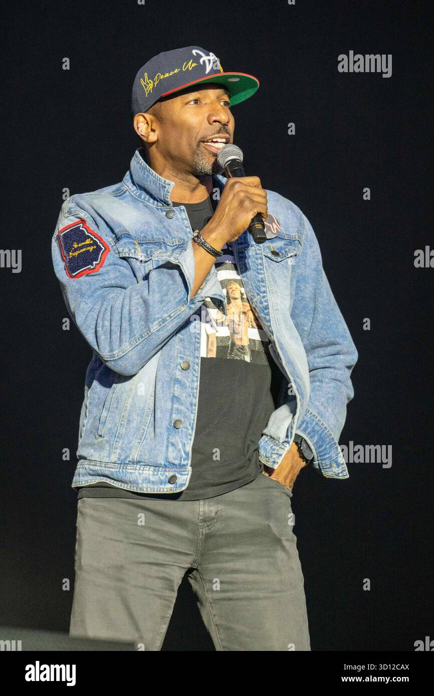 Mayor Andre Dickens introduces the Dungeon Family Reunion at One ...
