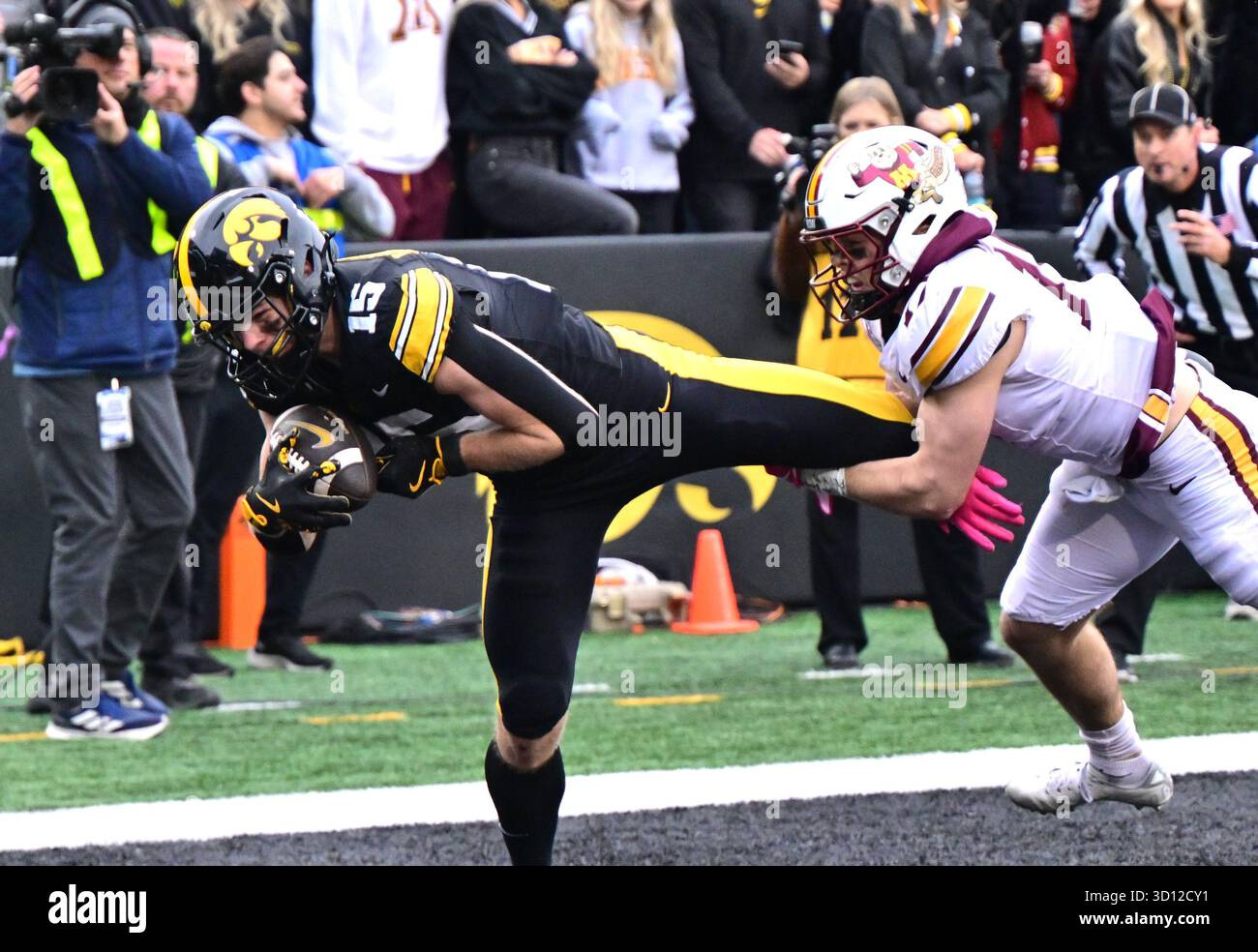IOWA CITY, IA - OCTOBER 25: Iowa wide receiver Reece Vader Zee (15 ...