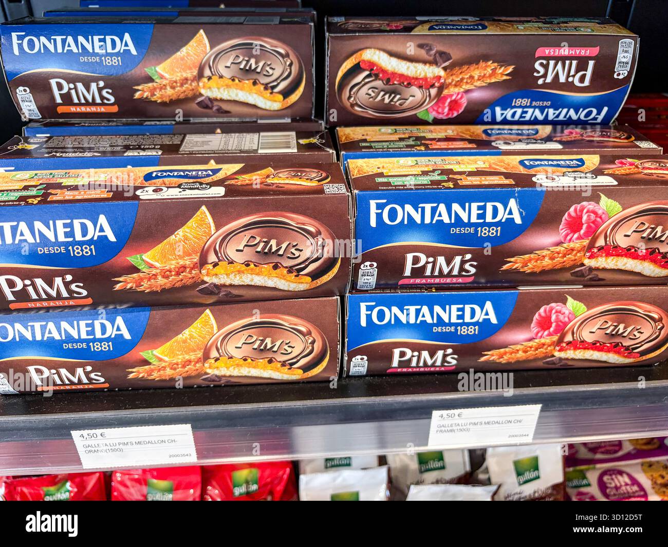 Fontaneda PiMs raspberry filled Spanish biscuits Stock Photo - Alamy